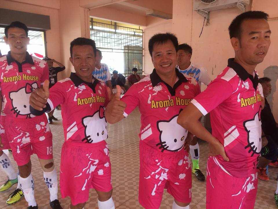 "Hello Kitty FC": Time do Vietnã chama a atenção com uniforme de ...